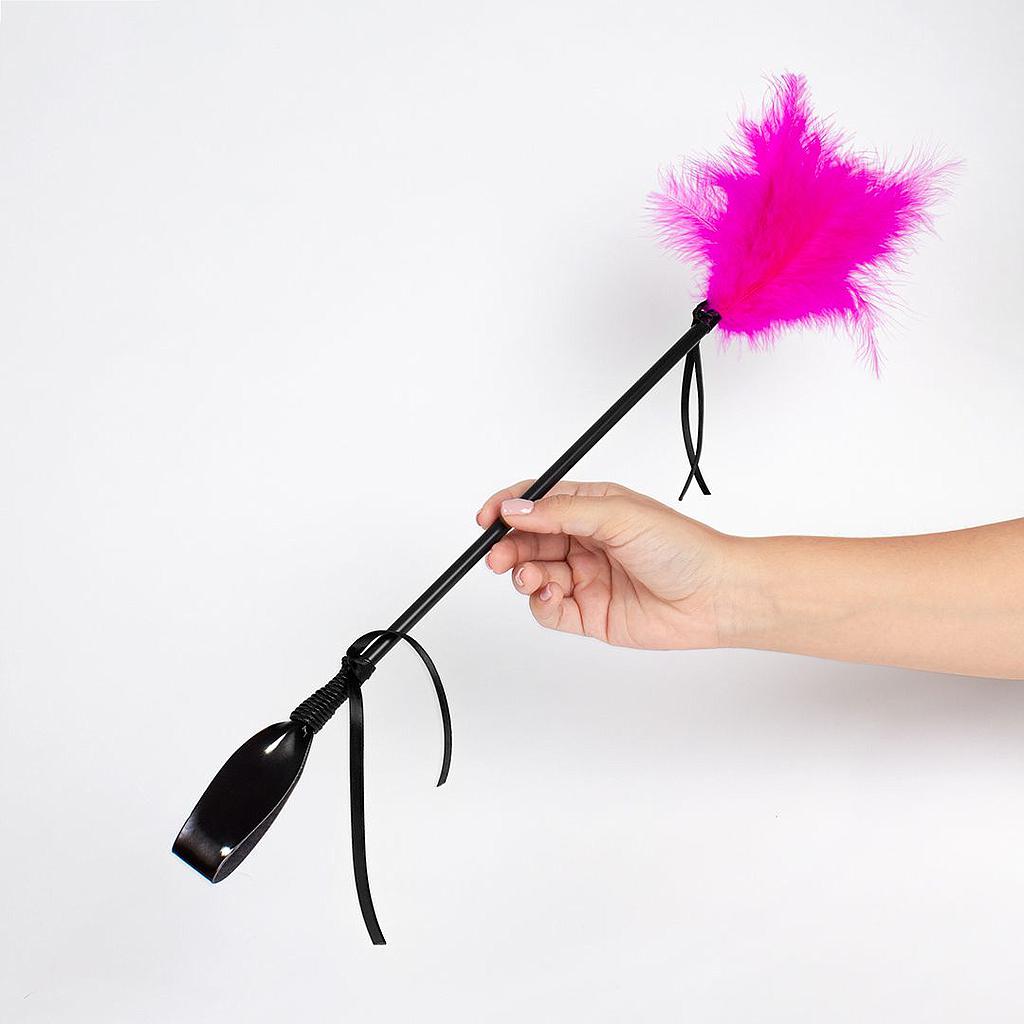 FUCHSIA FEATHER TICKLER & RIDING CROP Cod. 3422F | Secret Play